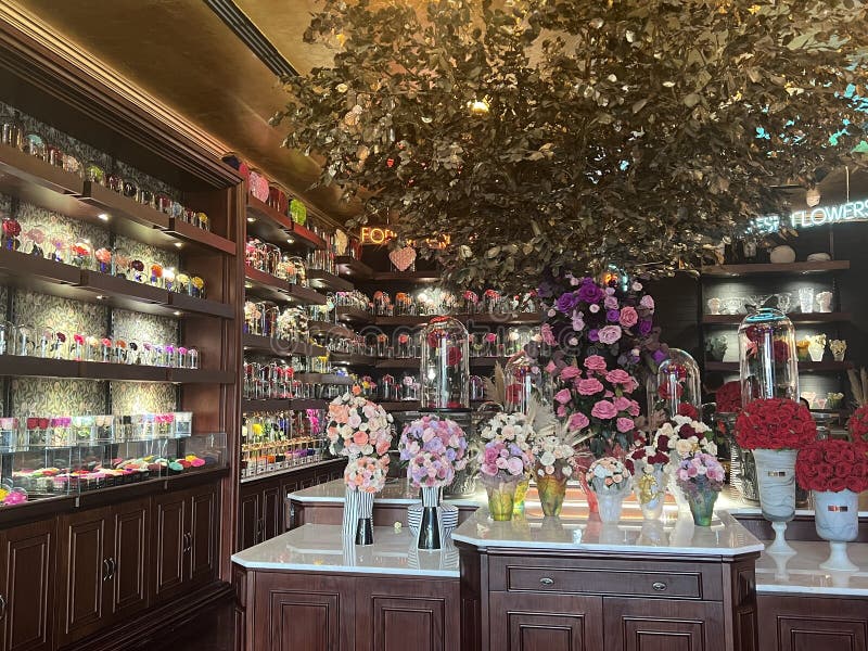 Forever Rose Store at BoxPark Development in Dubai, UAE Editorial ...