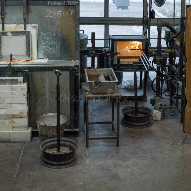 Forge Dans L'atelier D'un Forgeron Photo stock éditorial - Image du ...