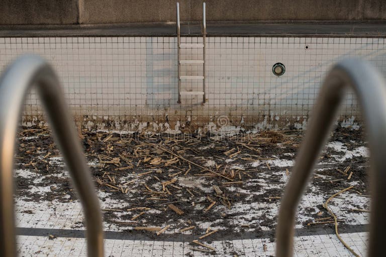 1,236 Empty Old Swimming Pool Stock Photos - Free & Royalty-Free Stock ...