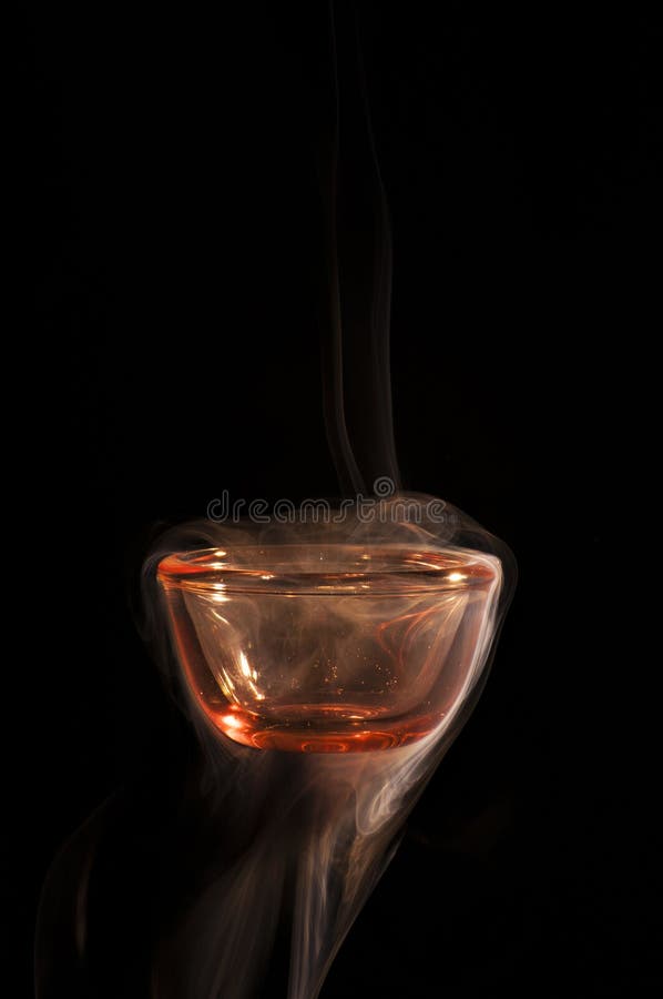 Forma De La Copa De Vino Del Humo Imagen de archivo - Imagen de estilo ...