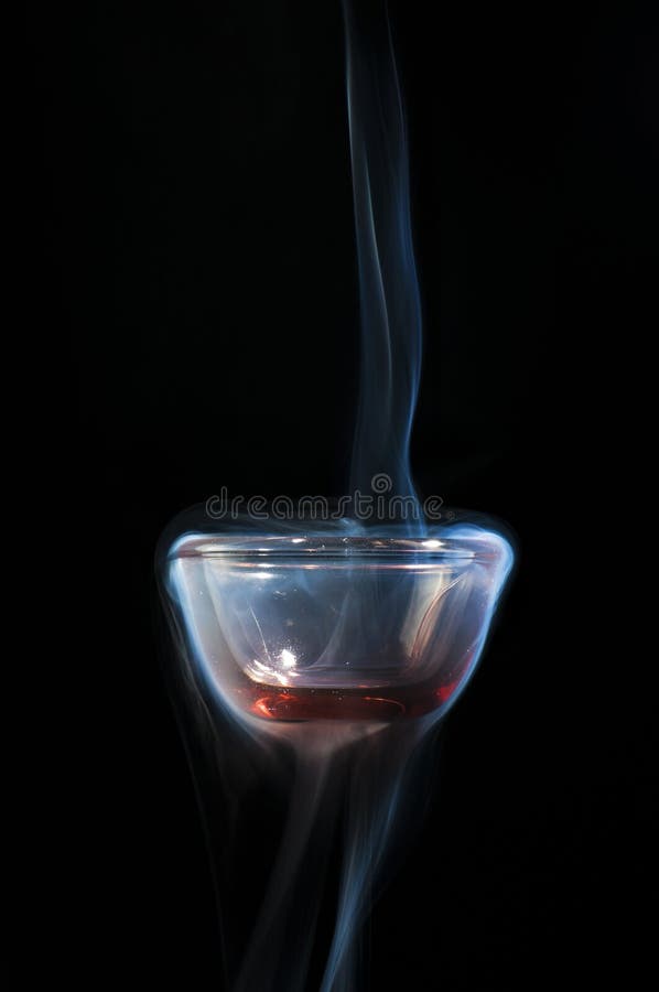 Forma De La Copa De Vino Del Humo Imagen de archivo - Imagen de estilo ...