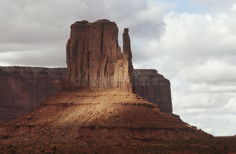 Formación De Roca De Los E.E.U.U. Arizona En Valle Del Monumento Foto ...