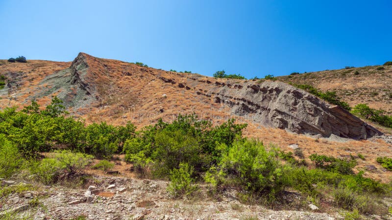 Formaciones De Roca En La Ladera Foto de archivo - Imagen de barranca ...