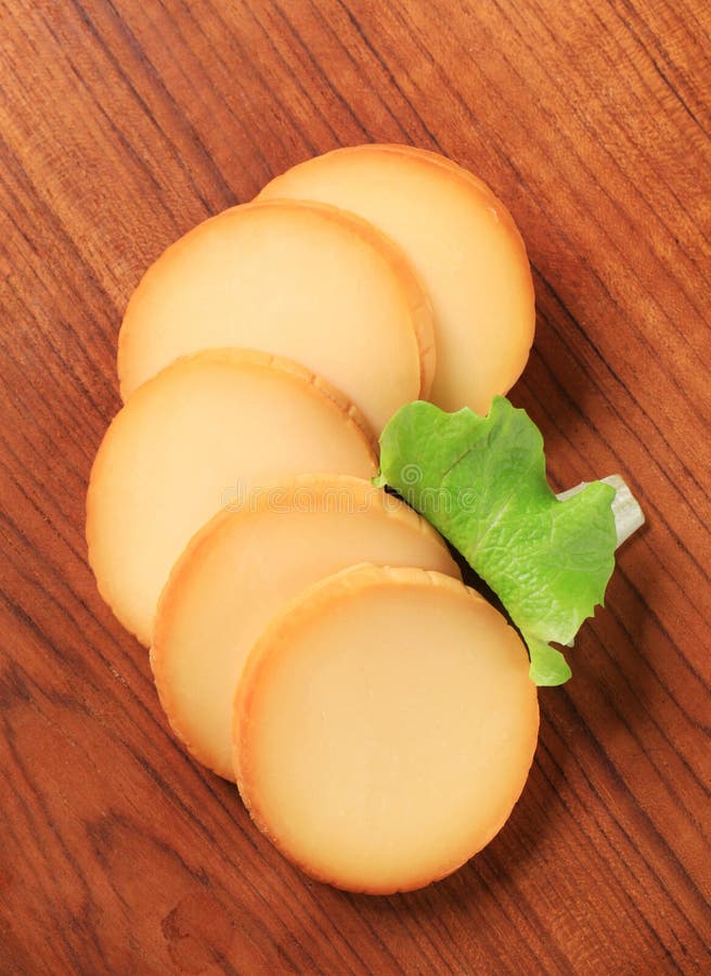 Formaggio affumicato immagine stock. Immagine di latteria - 25471513