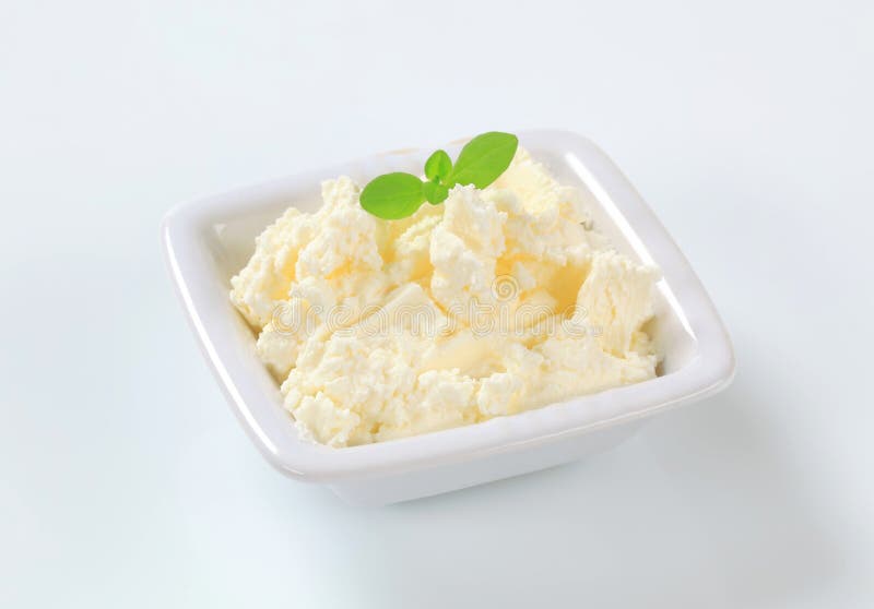 Formaggio cremoso bianco fotografia stock. Immagine di ciotola - 60831502