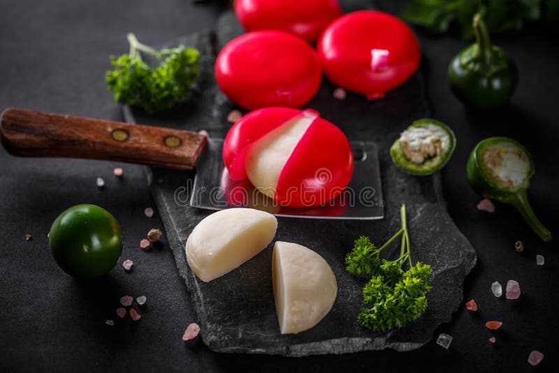 Formaggio Di Babybel in Cera Rossa Immagine Stock - Immagine di cera ...