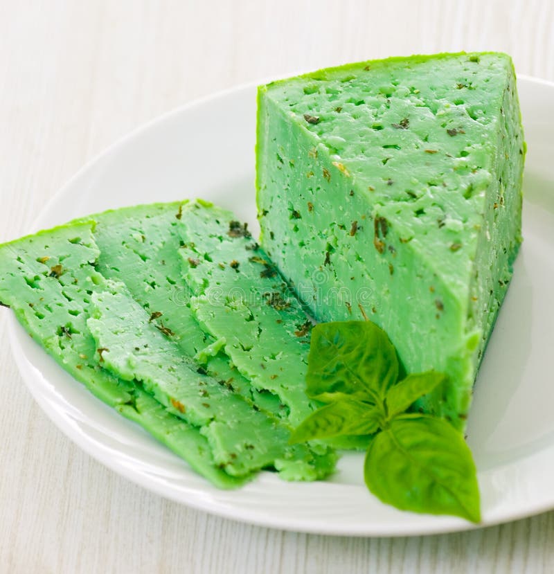 Formaggio Verde Di Pesto Di Basiron Isolato Su Fondo Bianco Fotografia ...
