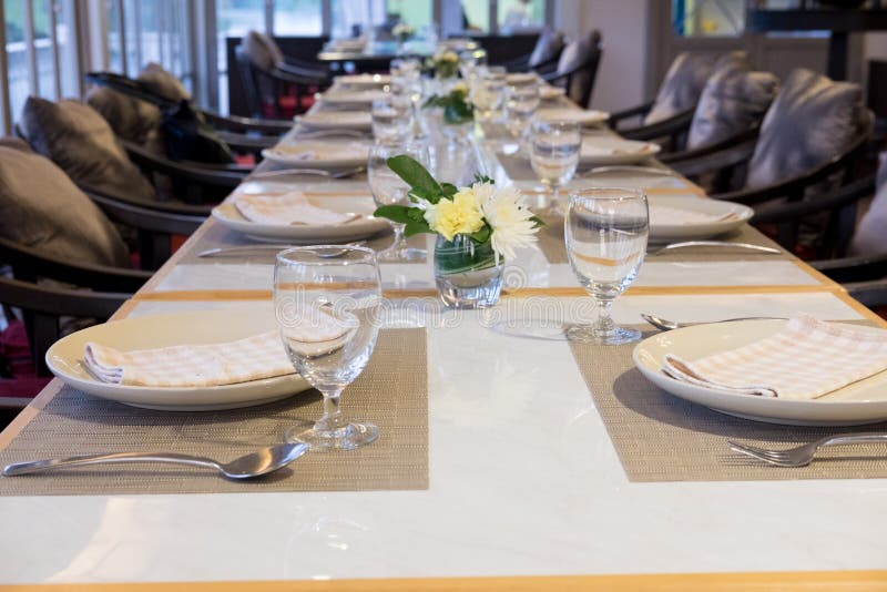 Formal Table Setting Stock Photos - Download 24,041 Royalty Free Photos