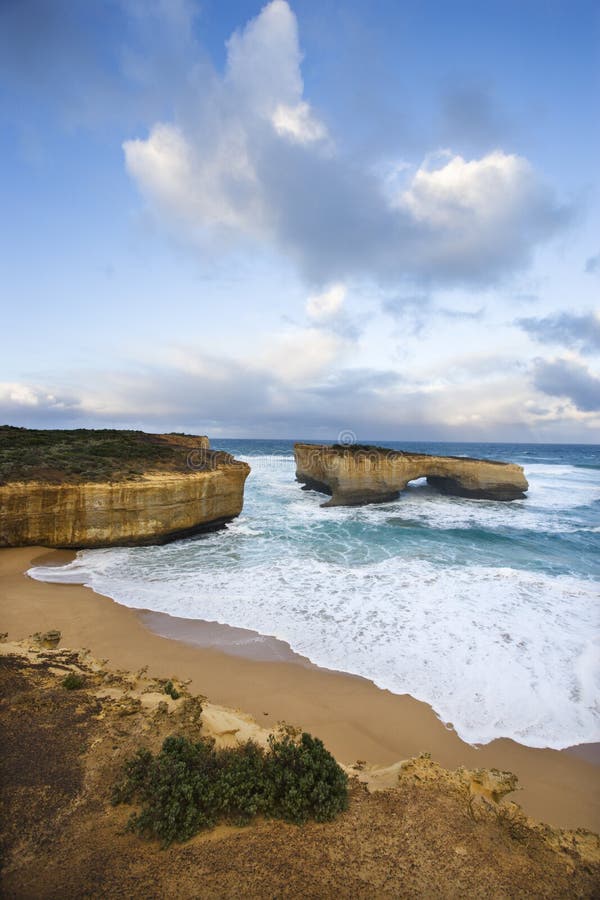 Formas De Relieve En Costa. Imagen de archivo - Imagen de nadie, arco ...