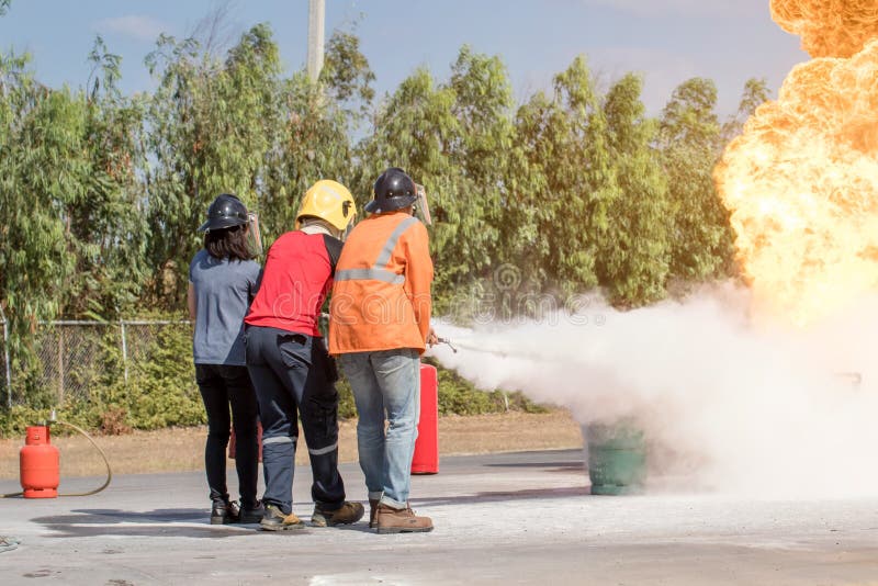Formation Des Pompiers, Formation Des Instructeurs Sur L'utilisation D ...