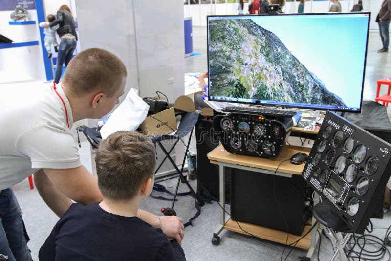 Formation Sur Le Simulateur De Vol Photo éditorial - Image du ...