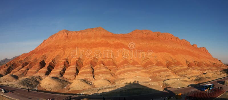 Forme de relief de Danxia photo éditorial. Image du badland - 51051636