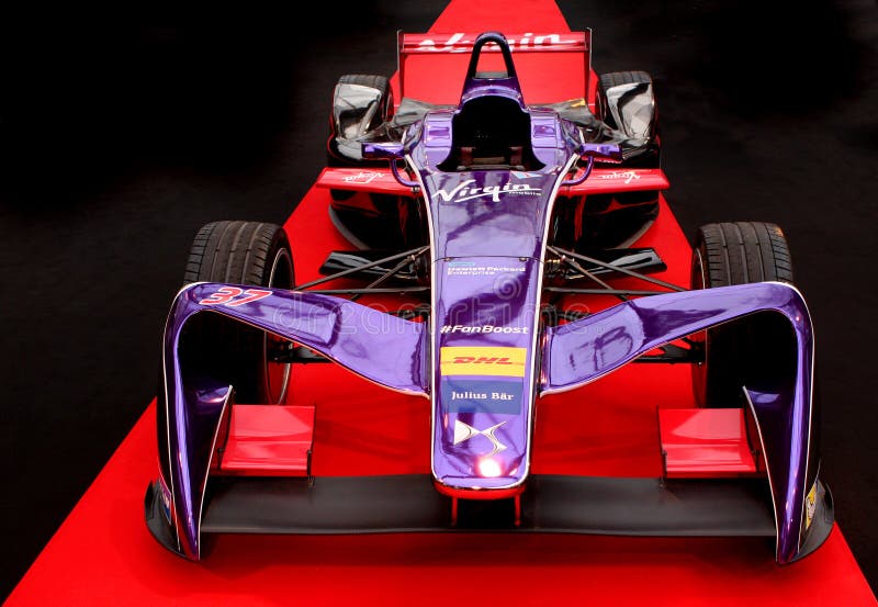 Formel 1-Rennwagen redaktionelles stockfotografie. Bild von paris ...