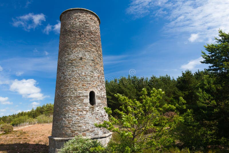 Former mine clock tower stock image. Image of ruins, valley - 25605959