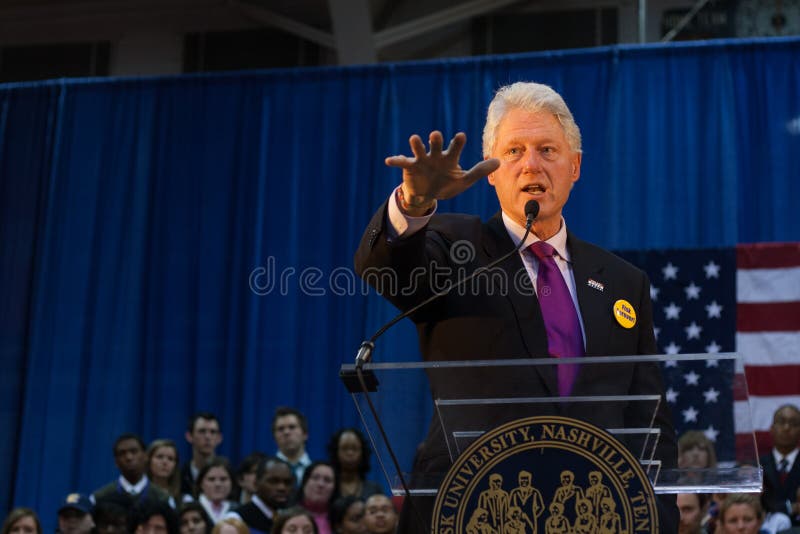 President Bill Clinton Giving Speech Editorial Image - Image of giving ...