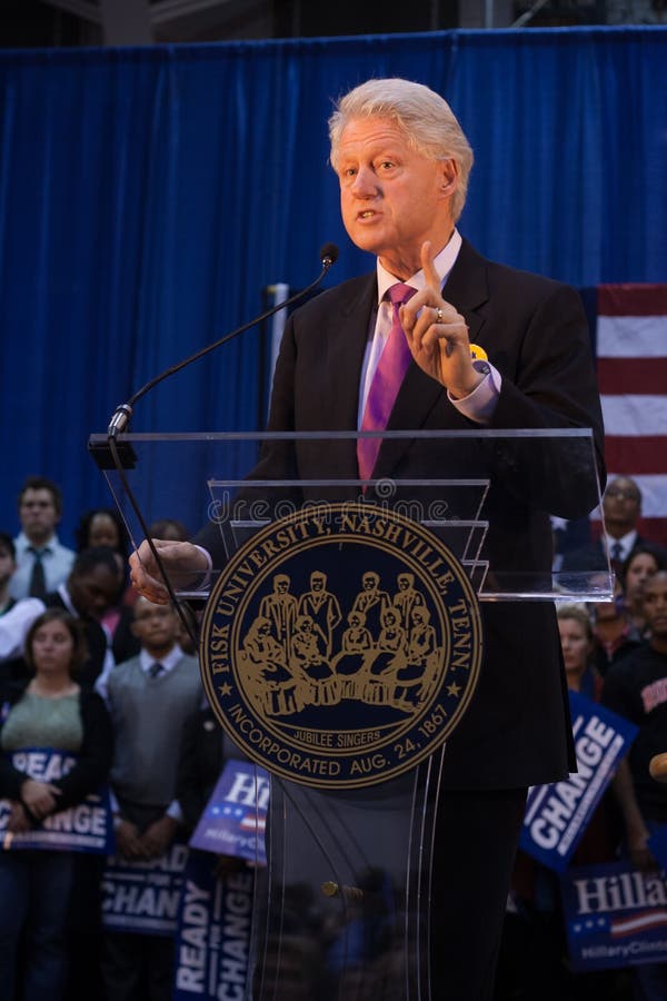 President Bill Clinton Giving Speech Editorial Image - Image of giving ...
