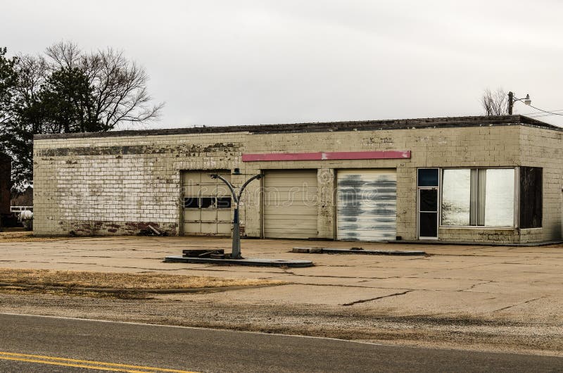 Abandoned Automotive Repair Shop Stock Image - Image of repair, service ...