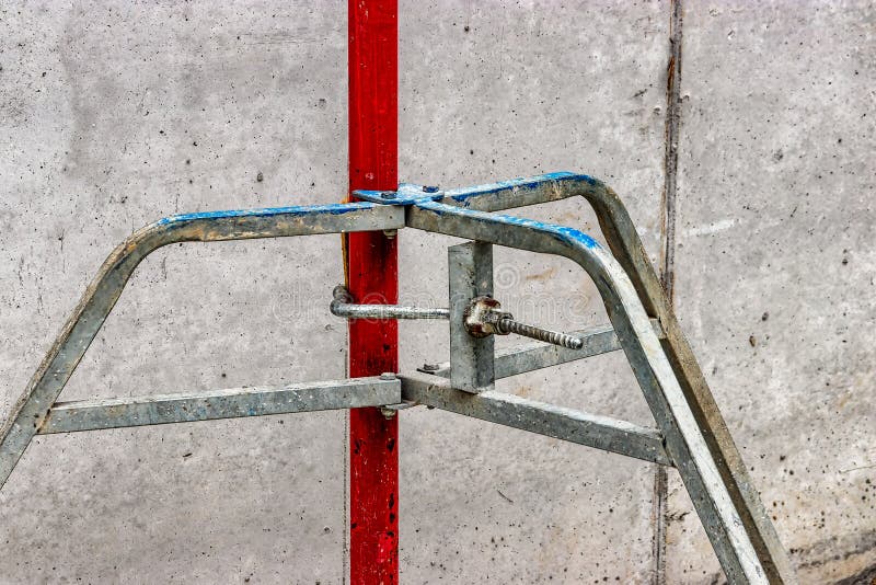 Formwork Supports the Second Floor of a Monolithic Building ...