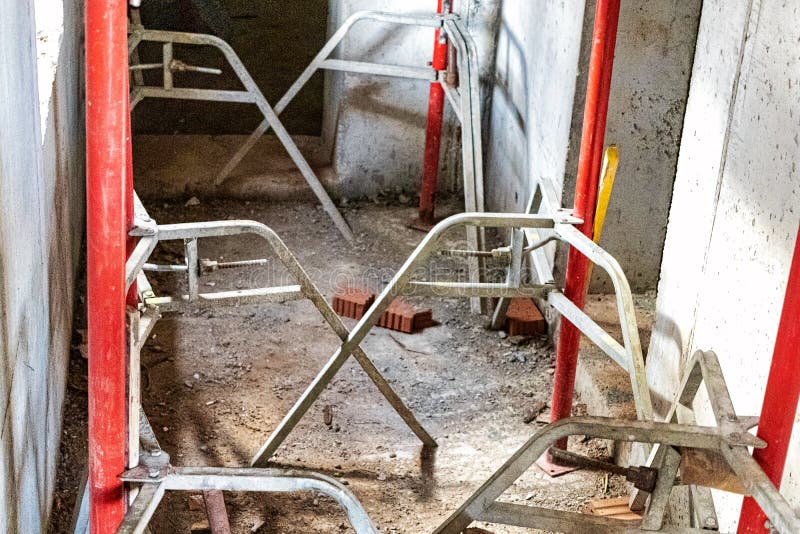 Formwork Supports the Second Floor of a Monolithic Building ...