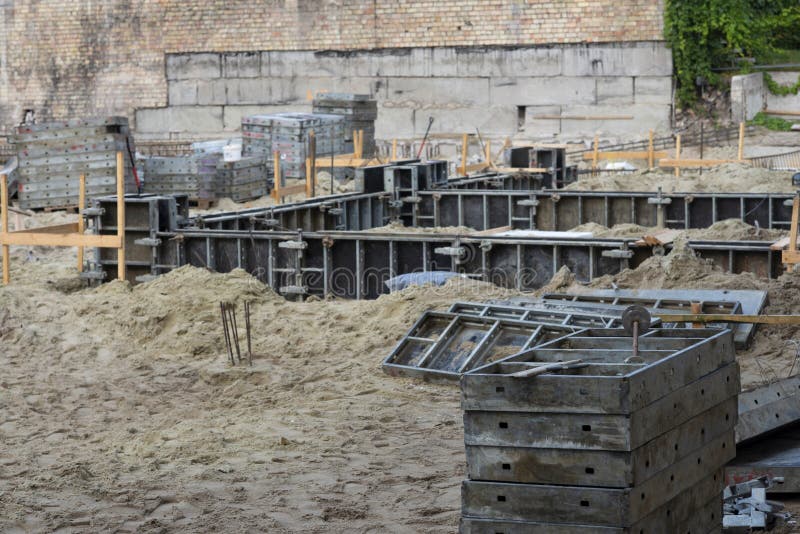 Formwork Systems To Make Reinforced Concrete Structures. Construction ...