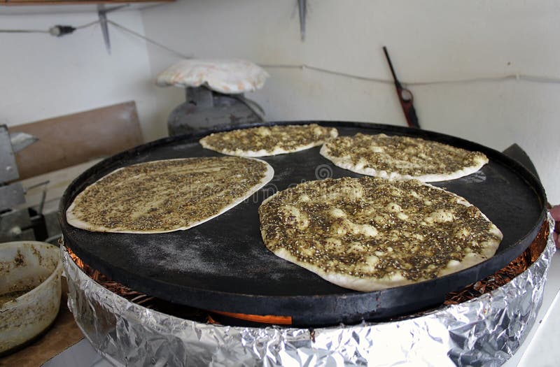 Forno Libanês Tradicional O Saj Foto de Stock - Imagem de liso ...