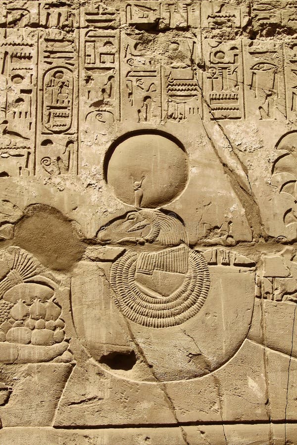 Forntida Egypten Sten Med Bilder Och Hieroglyfer Arkivfoto - Bild av ...