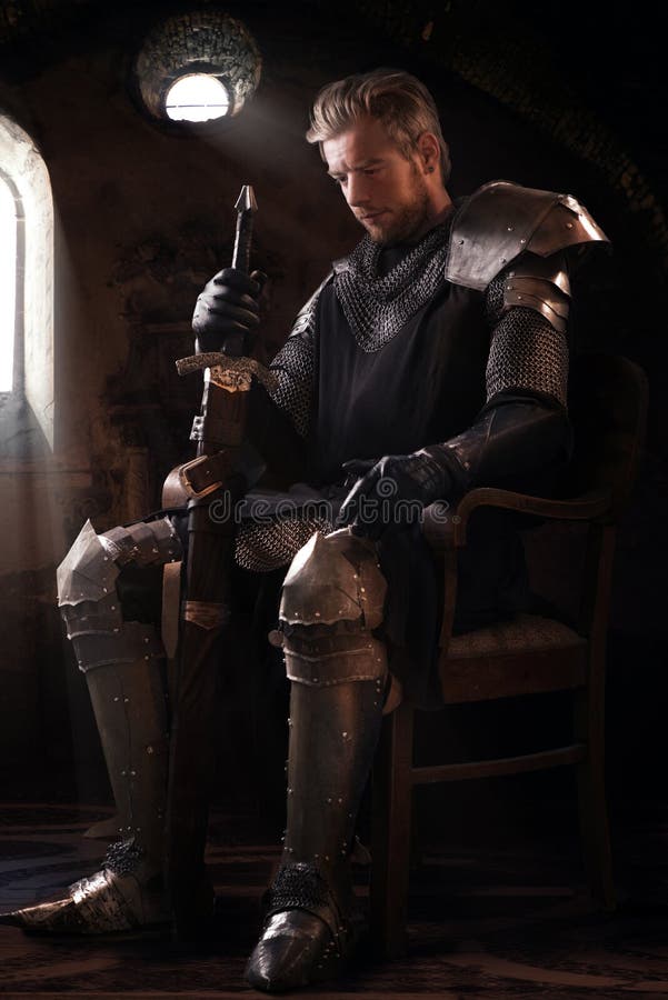 Forntida kvinnlig riddare fotografering för bildbyråer. Bild av ...