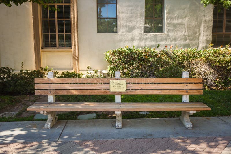 Forrest Gump bench editorial image. Image of forrest - 146707560