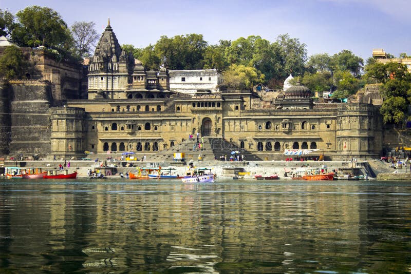 Fort De Maheshwar - D'Ahilya Image stock - Image du indore, fleuve ...