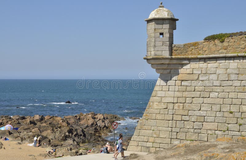 Fort en mer atlantique photographie éditorial. Image du château - 59138697