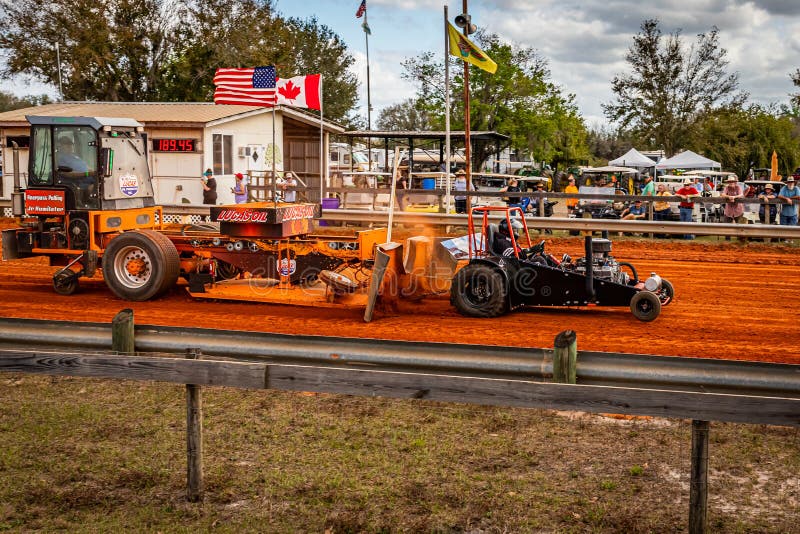 Tractor Pull Event editorial photography. Image of vintage - 271773037