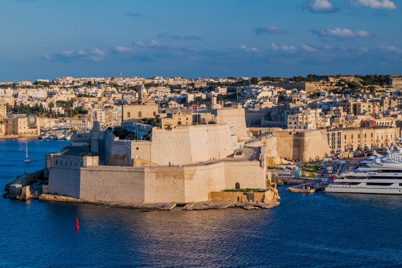 Fort St. Angelo in Birgu Town, Mal Stock Photo - Image of european ...