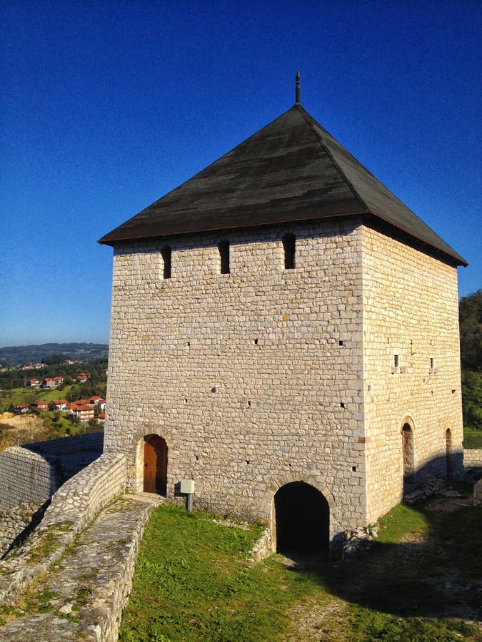 Fortaleza De Tesanj Bosnia Y Herzegovina Imagen de archivo - Imagen de ...