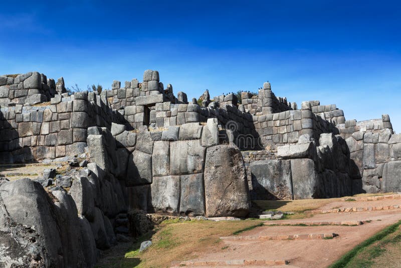Fortaleza Del Inca De Sacsayhuaman Foto de archivo - Imagen de puerta ...