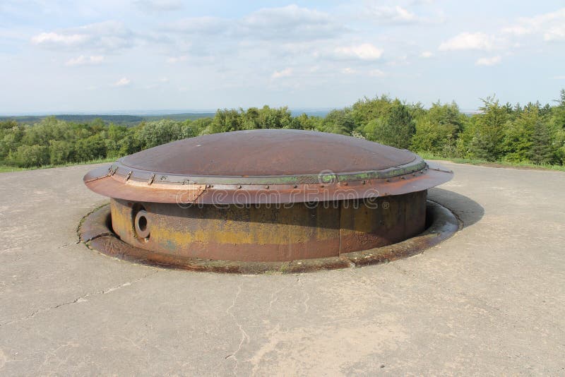 Forte Francês Douaumont Da Torreta De Arma WW1 De 155mm Foto de Stock ...