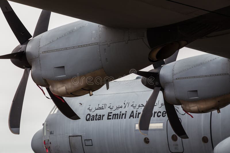 Forza Aerea Qatar Emiri C130j30 Eruzioni Fotografia Stock Editoriale ... Forza Aerea Qatar Emiri C130j30 Eruzioni Fotografia Stock Editoriale ...