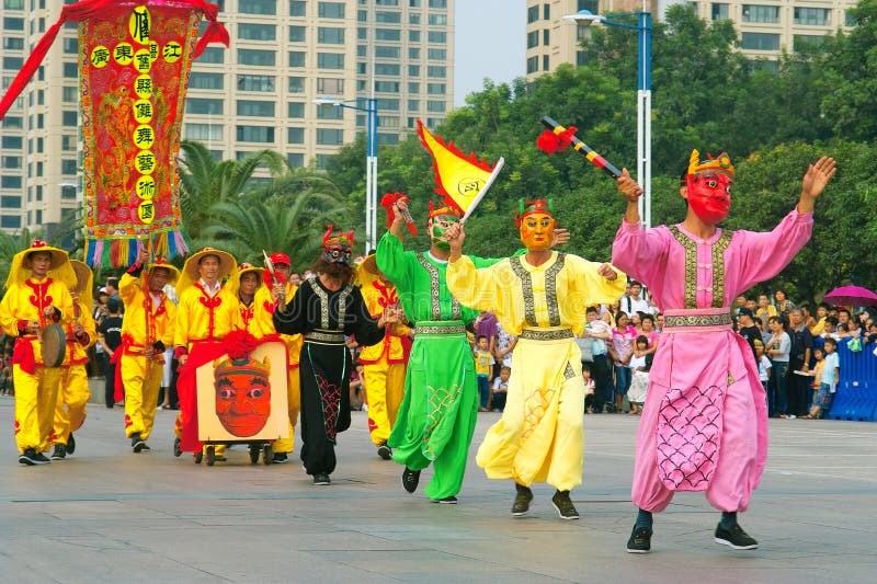 Dragon Dance editorial photography. Image of dance, city - 36376327
