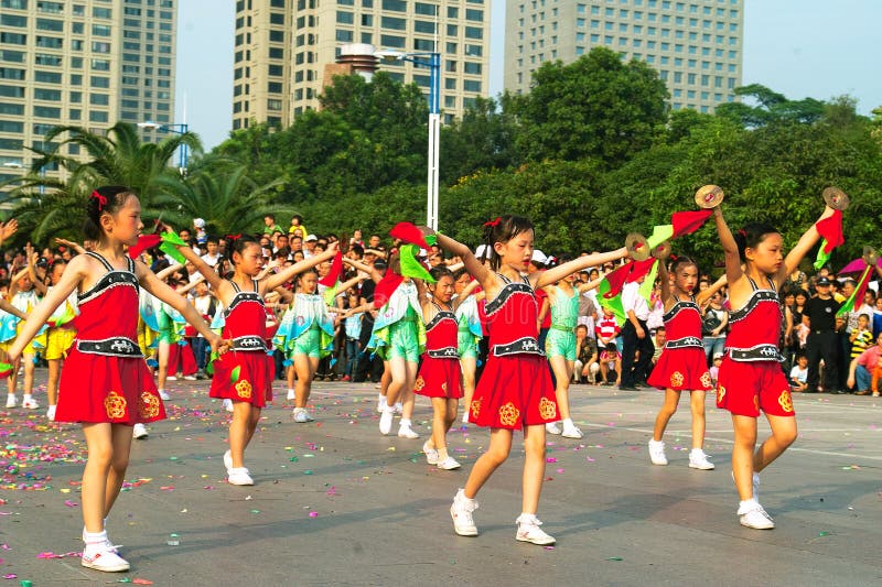 Foshan Autumn Parade editorial photography. Image of dance - 12758392