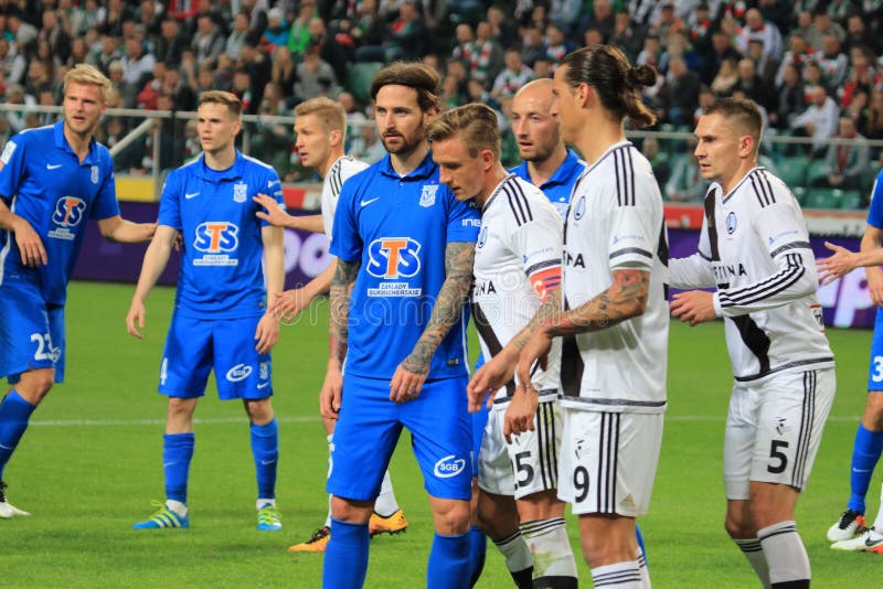 Fotbollsmatch redaktionell foto. Bild av polen, fotbollsspelare - 58285035