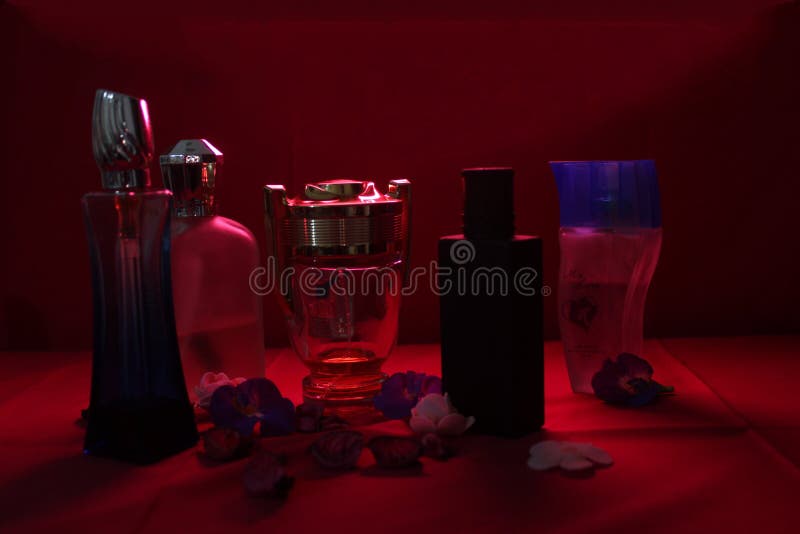 Foto De Estoque De Perfume Eau De Parfum Foto de Stock - Imagem de arte ...