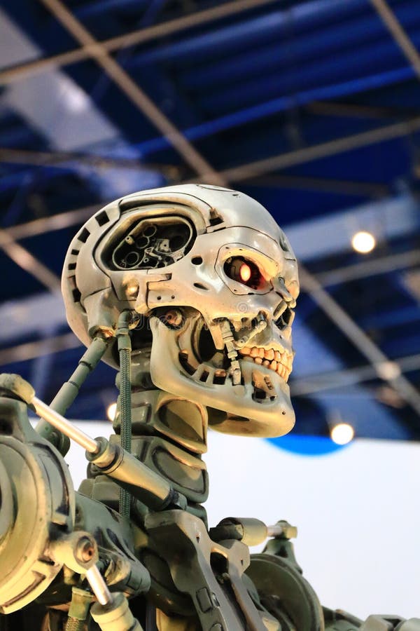 Foto des T-800 redaktionelles stockfoto. Bild von cyborg - 66410753