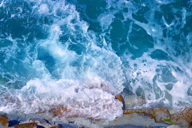 Fotografía De Bellas Olas Azules Y Salpicaduras Imagen de archivo ...