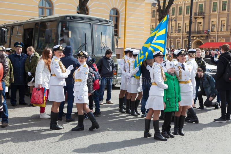 Fotografia com transeuntes foto editorial. Imagem de fotografado - 92775721