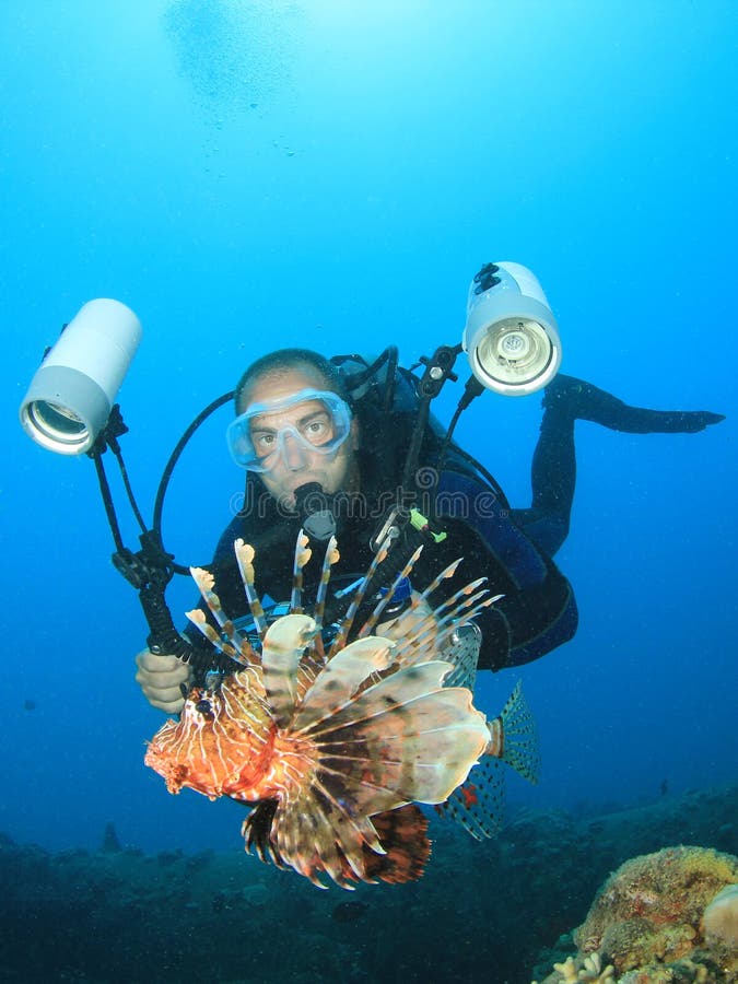 Fotografo subacqueo immagine stock. Immagine di tuffatore - 38800297