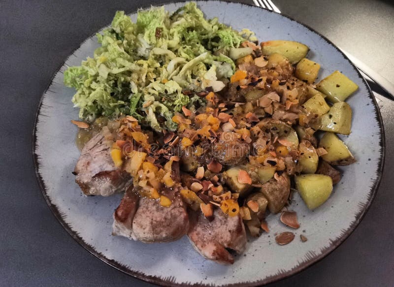 Fotos de comida casera imagen de archivo. Imagen de foto - 265174631