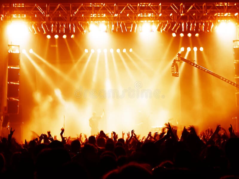 Foule de concert image stock. Image du gens, divertissement - 4467789