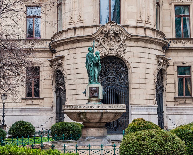 Fountain on the Background the Facade of Metropolitan Ervin Szabo ...