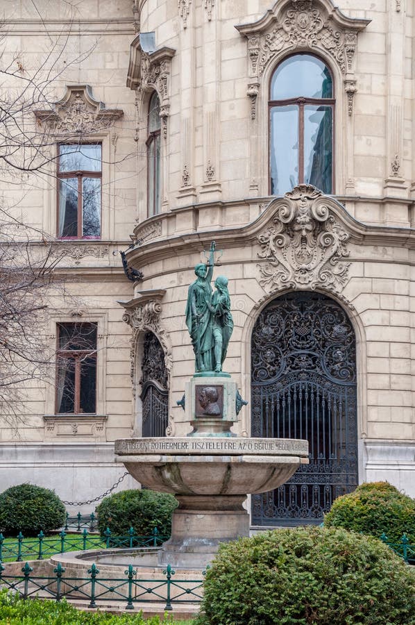 Fountain on the Background the Facade of Metropolitan Ervin Szabo ...
