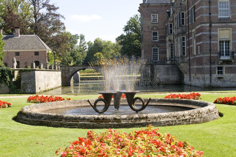 Fountain at castle Twickel stock image. Image of medieval - 11415701