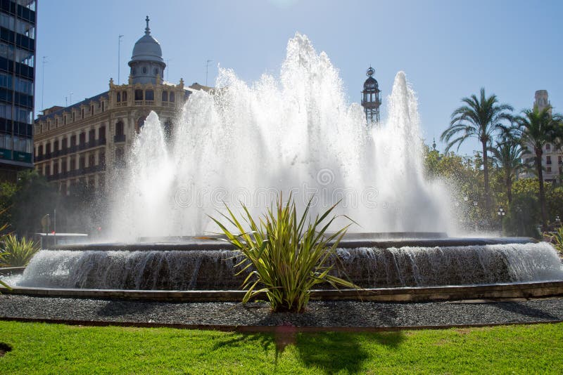 Fountain in city square stock image. Image of plaza, resting - 21573095